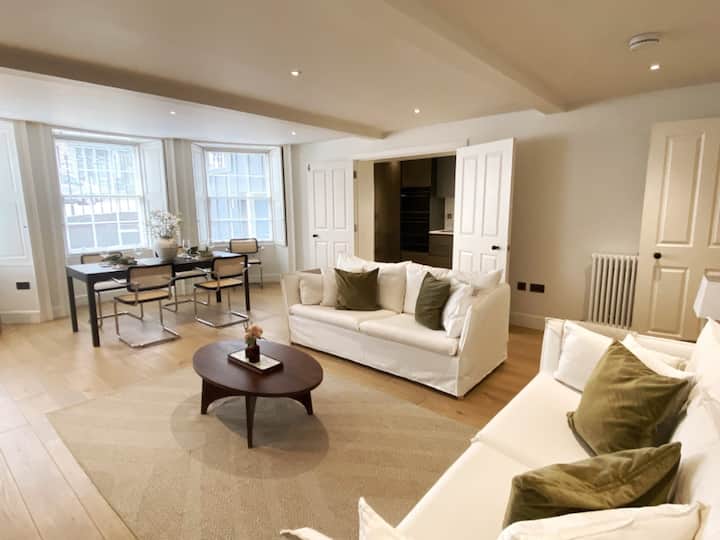 Castle Suite Apartment Luxury Two Bed, So Central! - Edinburgh