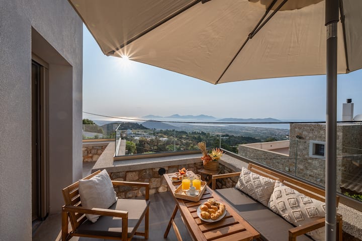 My ΝEighbor Totoro-sunset & Sea View-private Pool - Kos