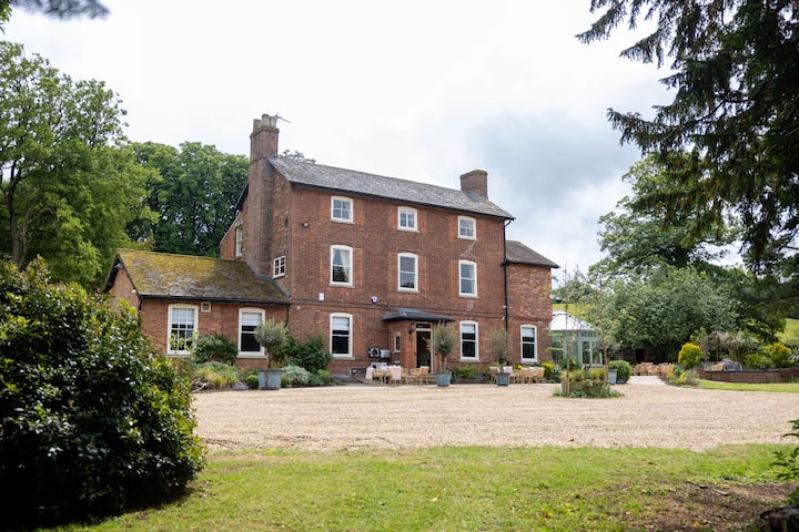 The Manners | Sleeps 20 | Private Bar/dining - Melton Mowbray