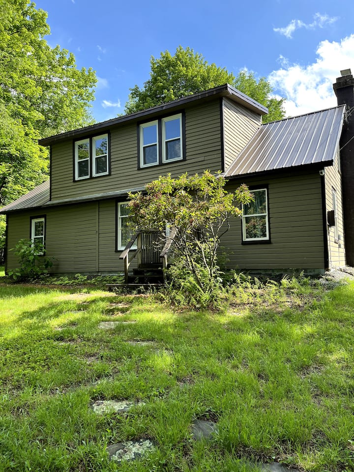 Rock Hill Retreat - Rock Hill, NY