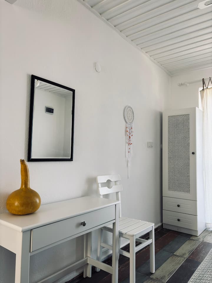 Furma ÇIftlik Evi - Tüm Odalar - Karaburun
