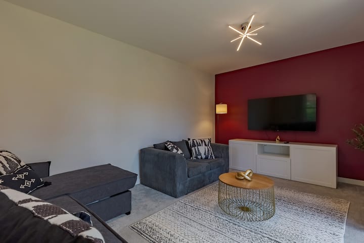 Spacious 3br, 3ba, Parking Wi-fi - 班伯里