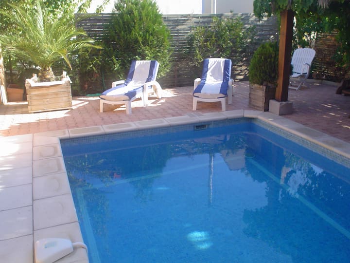 Bas De Villa Avec Piscine Prive - Fréjus