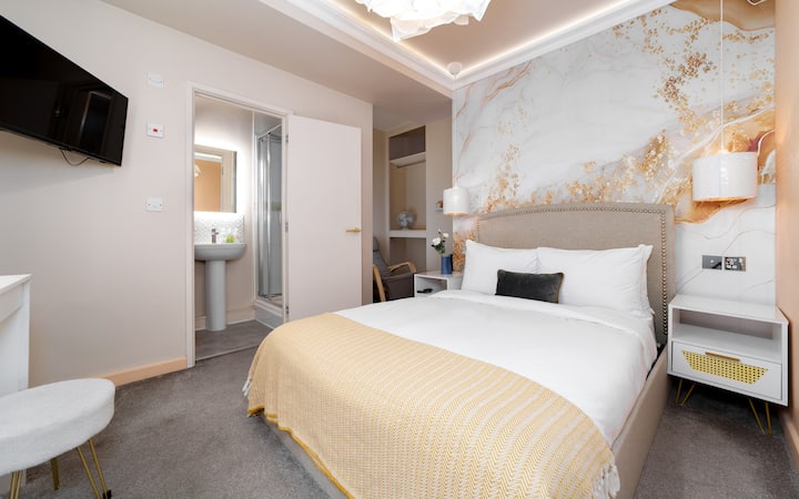Starboard Stays Hotel - Beaulieu