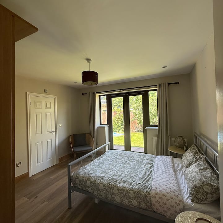 The Bungalow - Unit - Watford