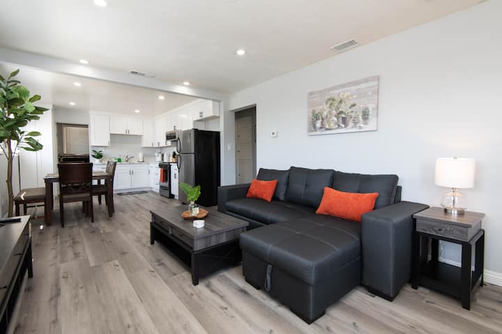 5 Br And 3bath Spacious Apt - Los Angeles, CA