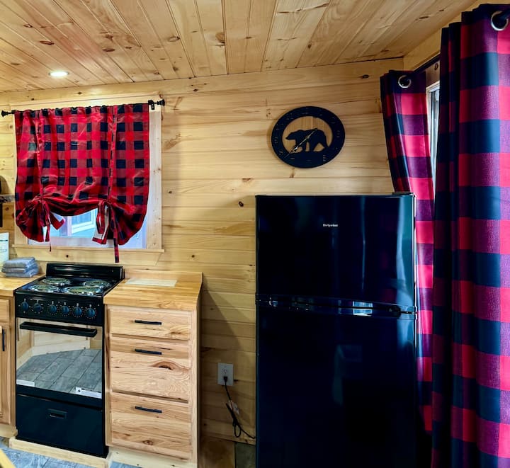 Spacious 3br Suite W/ Kitchen Sleeps 12 - Lake George, NY