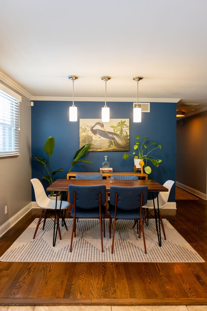South Knox Spot | Grill, Outdoor Pool & Lounge! - Knoxville, TN