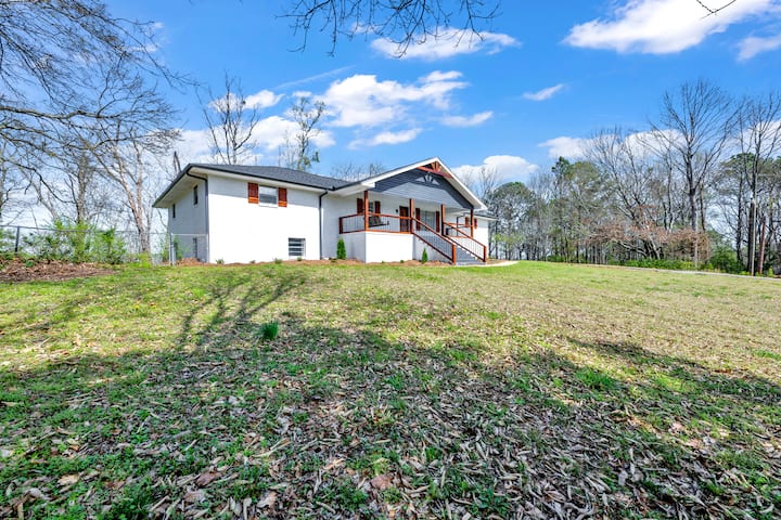 Trussville 6br Retreat - Leeds, AL