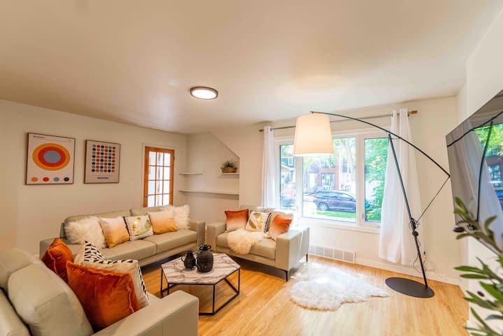 *University Spacious & Beautiful House*sleep10/ac! - Alberta