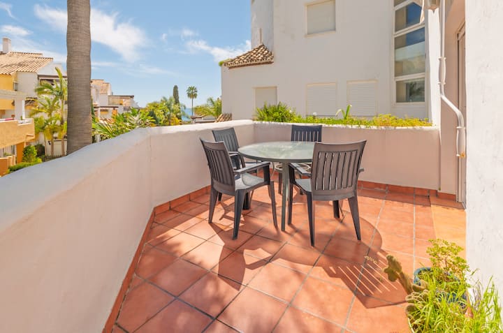 Bright Apt - 2 Min From The Beach - Parking Pool - Marbella