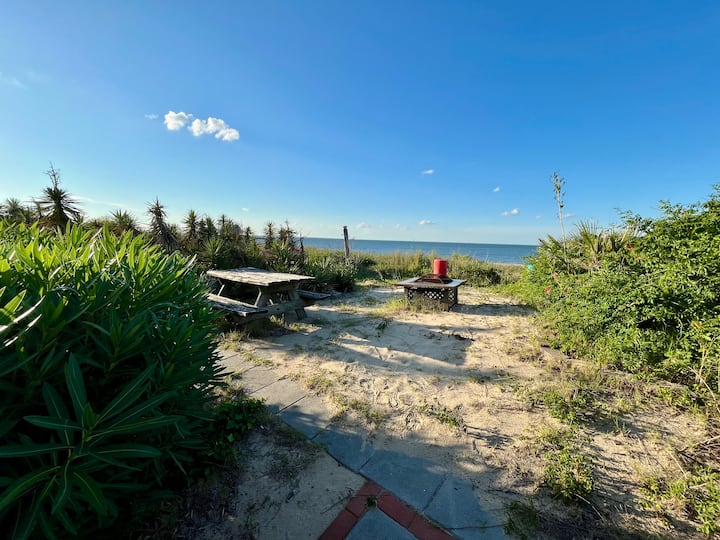 Beachfront Bungalow On The Bay! - Norfolk, VA