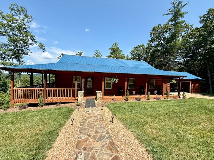 Luxury Laurelwood Cabin - Mount Airy, NC