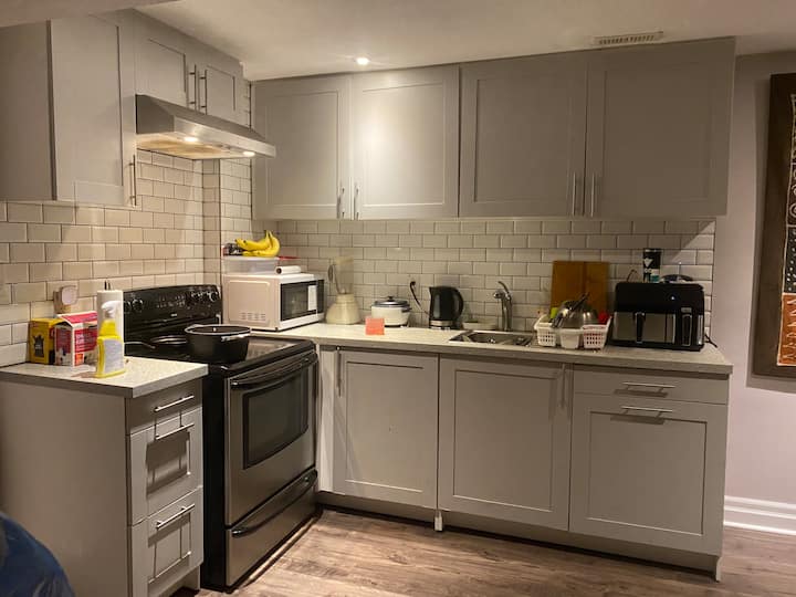 Cozy Two Bedroom With Studio - London, Ontario