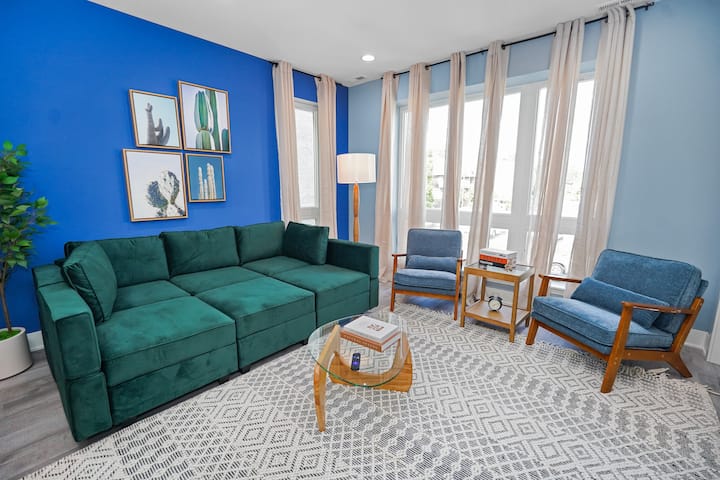 Spacious 3br Family Oasis - Chicago, IL