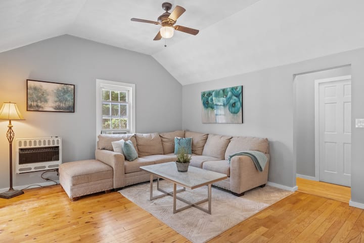 Cottage With Bunk Beds, Sunroom & Deck | Sleeps 4 - Sunset Waterfront, Gilmanton Iron Works