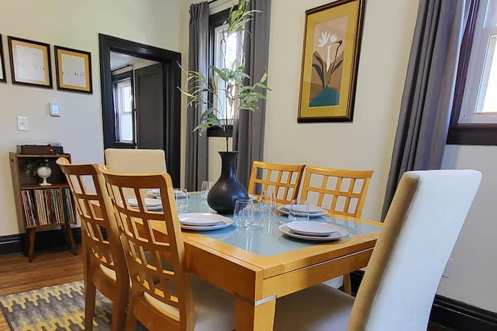 Flexstay– 2br Walkable Sleeps 6 - Valparaiso, IN