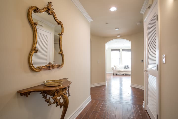 Spacious 2br Condo -Studio City! - Los Angeles, CA