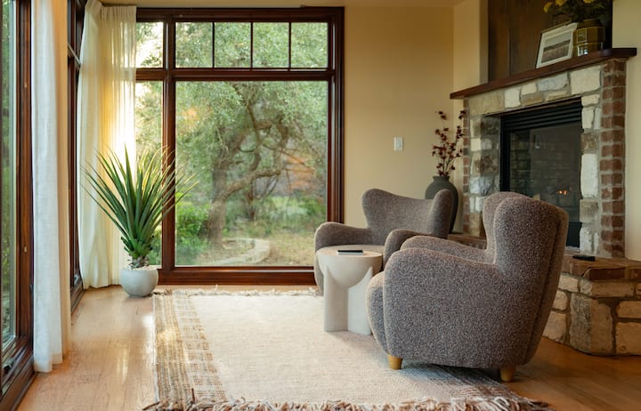 Luxury Estate Spa Bathroom, Observation Deck, Pool - Driftwood, TX