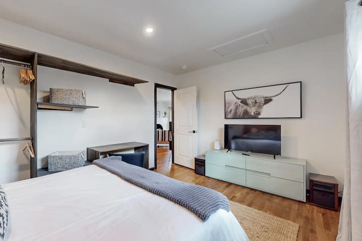 Little Blue House - Albuquerque, NM