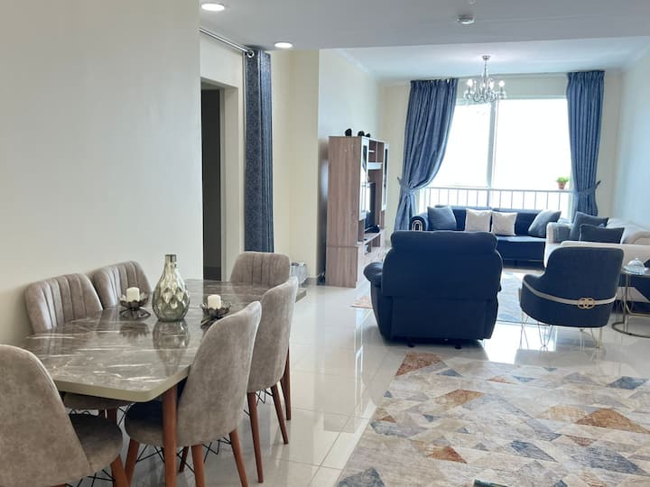 Luxurious,spacious 3br Sea View - Charjah