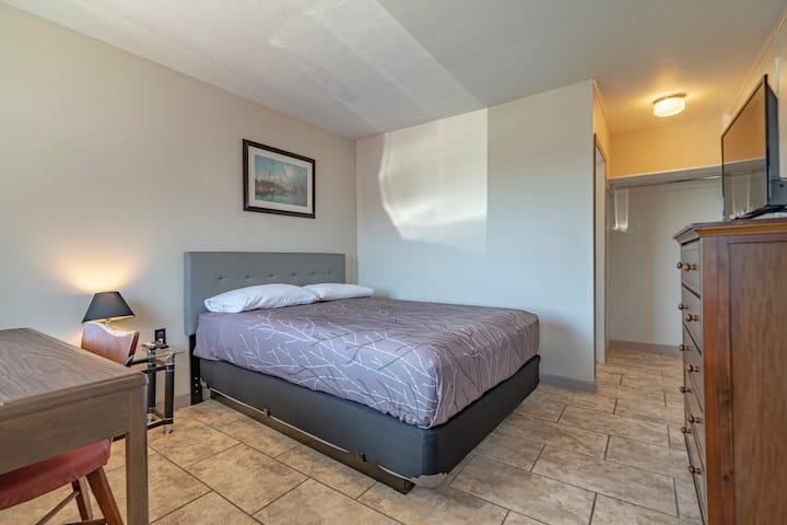 Couple Family Kitchenette Unit - Yarmouth
