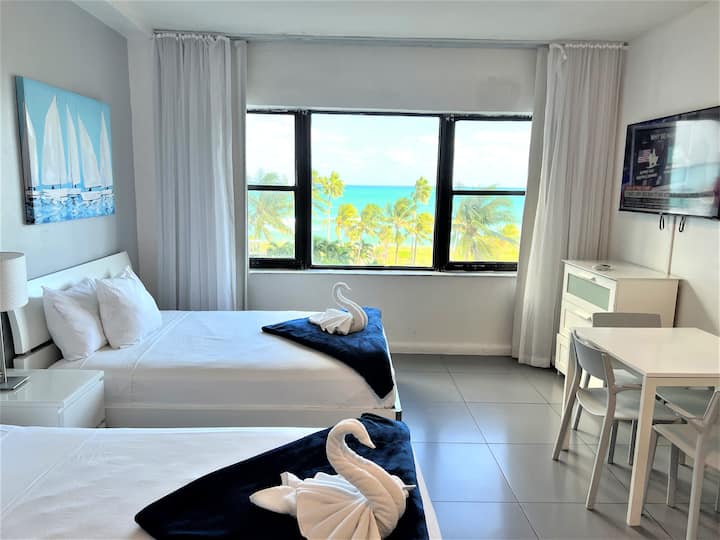 Ontheoceandirectview50kitchen - Miami Beach, FL