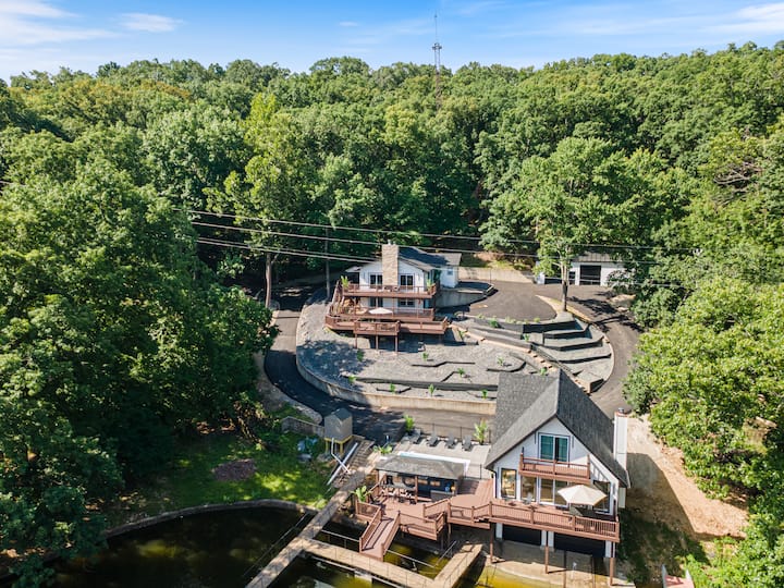 Luxury - Pool & Pickleball Oasis - Sunrise Beach, MO