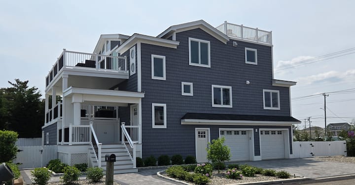 Gorgeous Home With Ocean Views - Surf City