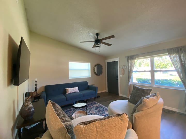 Salty Manatee 3br Near Beach, Scallops & Manatees! - Crystal River, FL