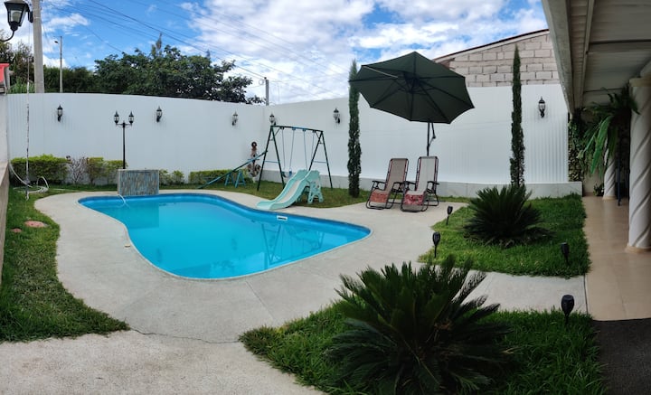 Quinta Vacacional En Yunguilla - Santa Isabel