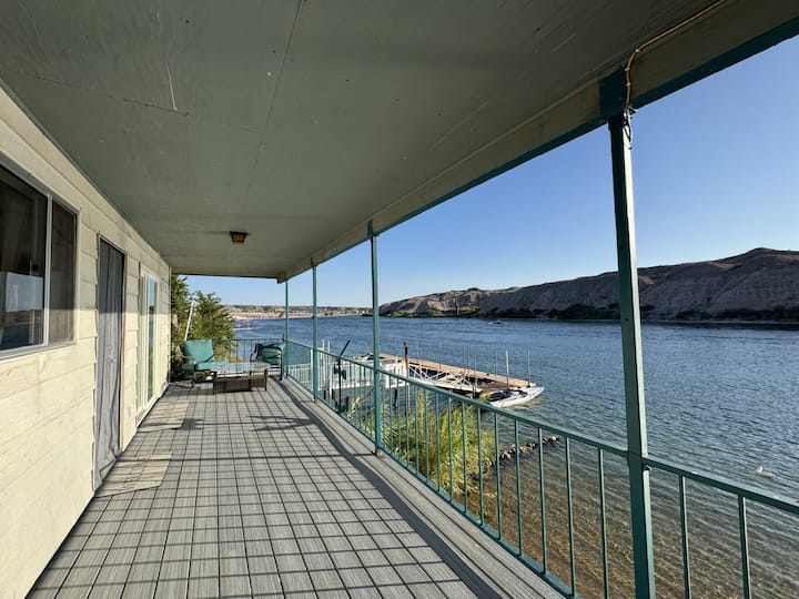 Home On The River W/boat Dock - Laughlin, NV