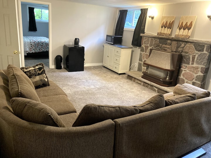 Private Room, Lounge & Half Bath - North Bay