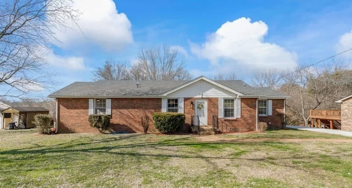 Clean Room For Rent In Denise Dr - Mt. Juliet, TN
