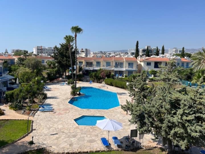 Paradise Gardens 2, Pool Facing Apartment - Kato Paphos