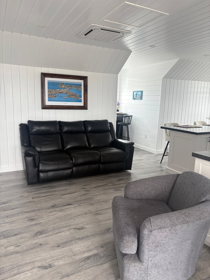 Lacey’s Loft - Canada