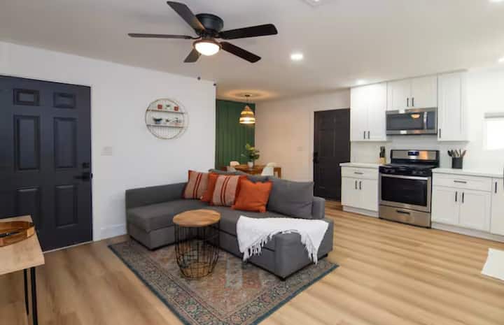 Chic & Comfy One Bedroom Getaway- Central Sd. - La Mesa, CA
