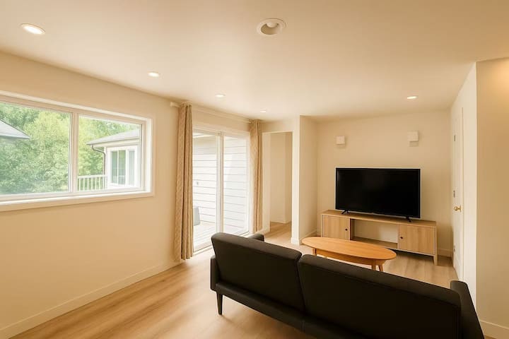 Cozy 3br W/ac & Balcony - Near Uw & All Amenities! - Edmonds, WA