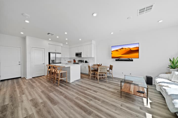 Amazing Townhouse With View - Ladera Ranch, CA