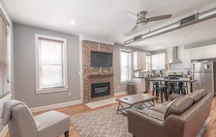 Most Chic Downtown Apt - Durham, NC