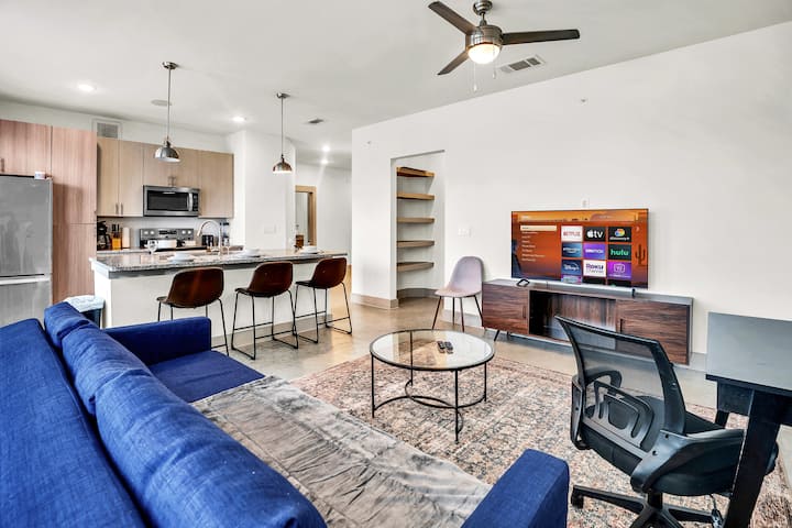 Elegant 2 Bd/2 Ba Getaway | 2 Min To Tcu - Sundance Square - Fort Worth