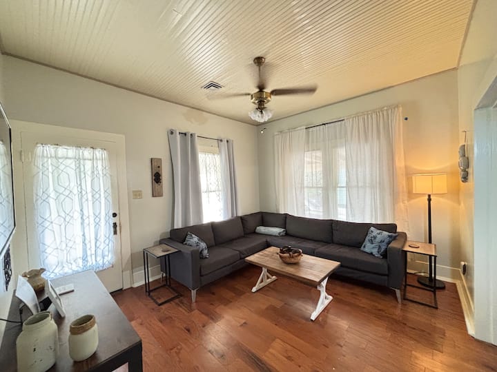 Walk To Downtown Lafayette | Close To I-10 & 49 - Lafayette, LA