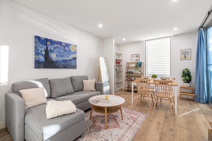 Stylish Comfort 1br Apt W Free P - Hunters Hill