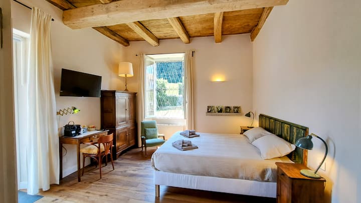 B&b Via Rinaldi -Sunlit Spacious Corner Room - Orta San Giulio
