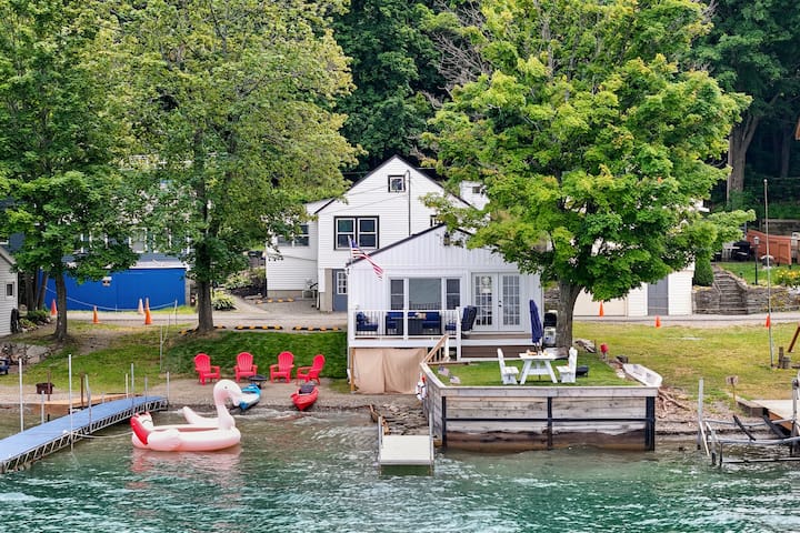 Luxury Lakefront, Dock, Patio, Loft, Wine Trail - 해먼즈포트