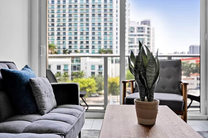 Modern 1br Apt In Edgewater | Free Parking - Miami, FL