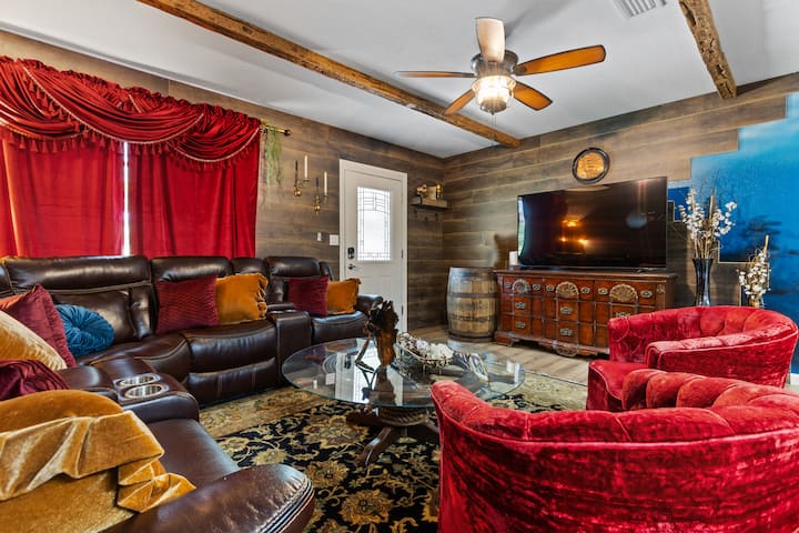 Underwater Home W/game Room ~6 Min To Stadium & Dt - Gainesville, FL