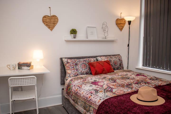 Cozy Double Bedroom In A Shared House At Sydney St - Liverpool