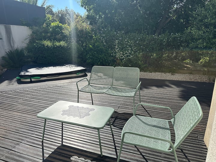 Maison 5 Pièces Avec Jacuzzi - Nimes