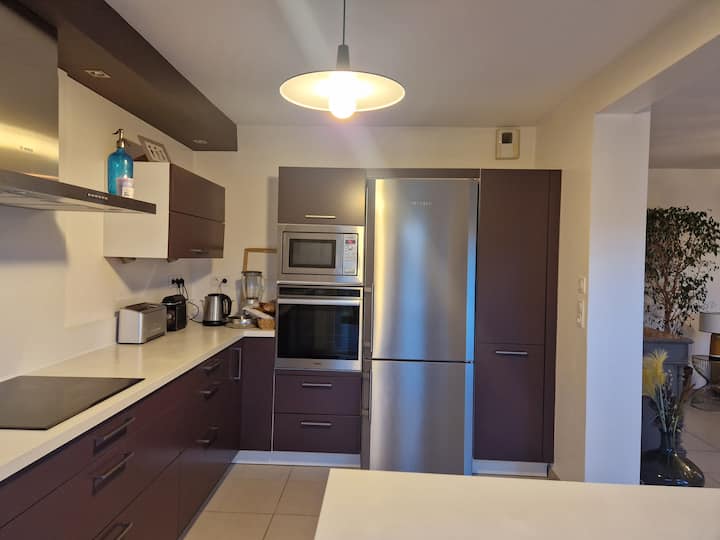 Maison 5 Pièces Avec Jacuzzi - Bellegarde